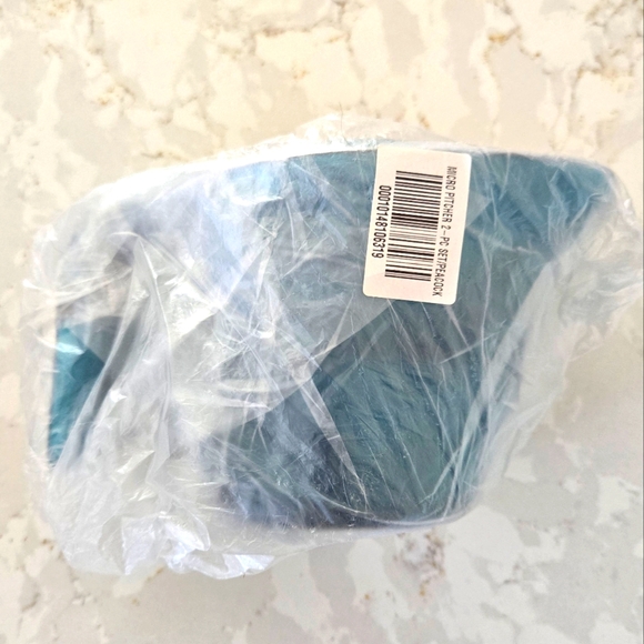 Tupperware | Kitchen | Nwt Tupperware Brand Micro Pitchers 2piece Set ...